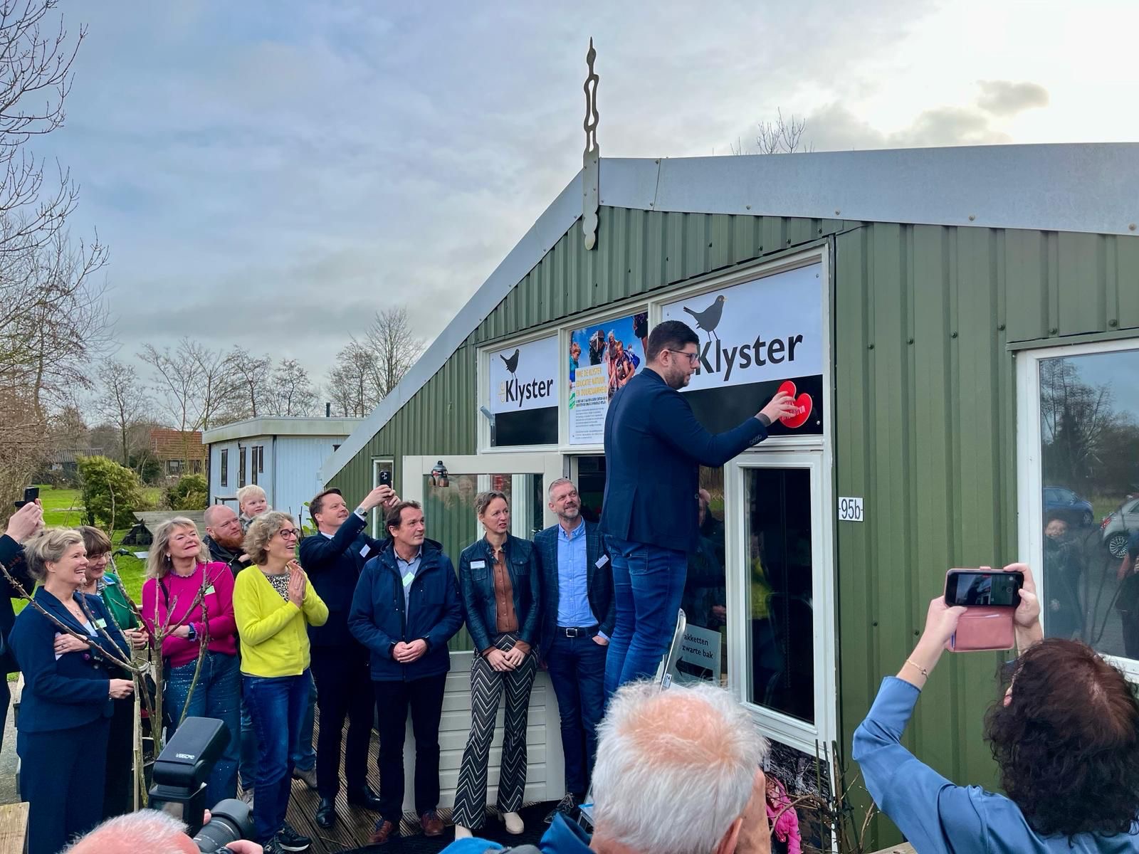 Gedeputeerde Knol opent tweetalig NME-Centrum | Natuur- en Milieu ...